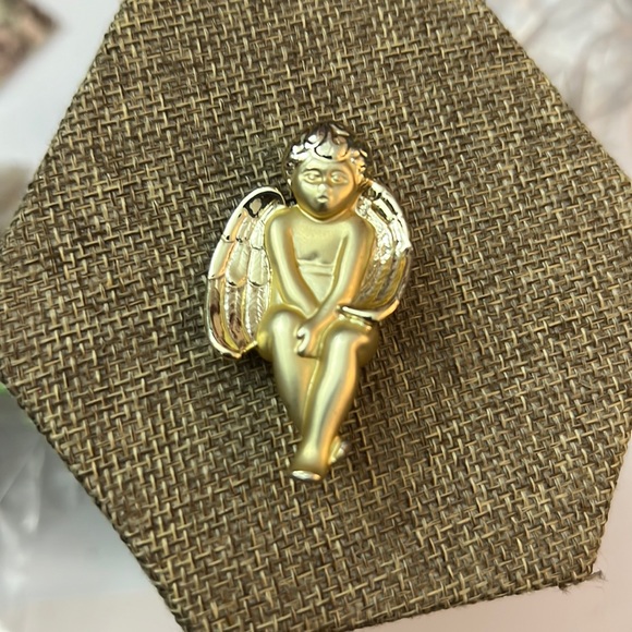 Ajc | Jewelry | Vintage Ajc Signed Matte Gold Tone Angel Brooch | Poshmark